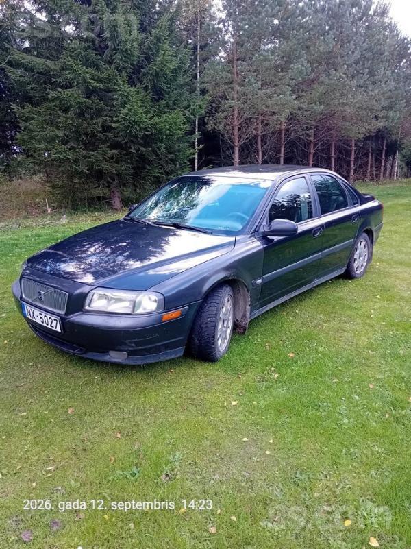 Black Volvo S80 2002 in Madona, with an engine capacity of 2.40 L and mileage of 419 thousand km for 1600 €, photo 3 on AUTOMOTO.COM.LV