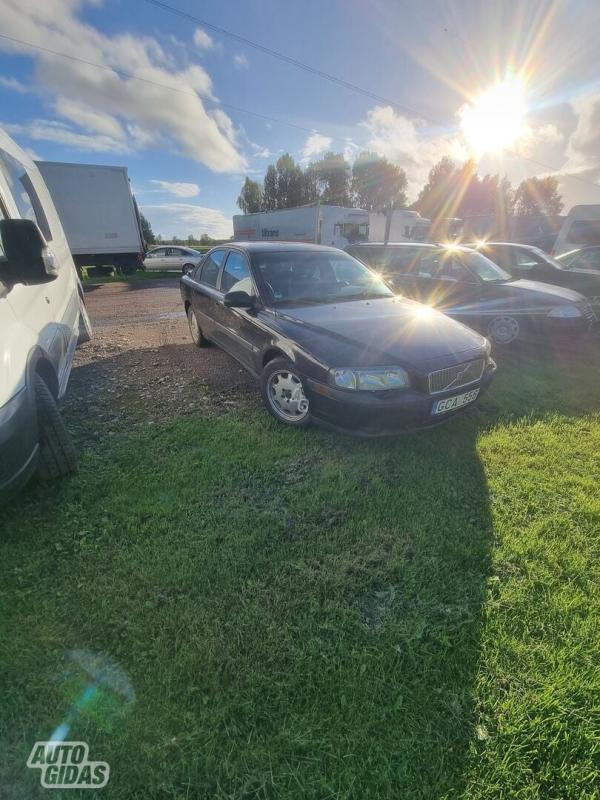 Volvo S80 2002 Vievis vietnÄ Melns Volvo S80 2002 Vievis, ar dzinÄja tilpumu 2.40 L un nobraukumu 688 tÅ«kst. km par 900 ā¬, foto 1 vietnÄ AUTOMOTO.COM.LV
