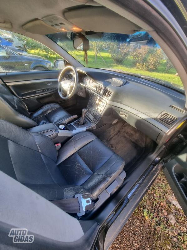 Volvo S80 2002 Vievis vietnÄ Melns Volvo S80 2002 Vievis, ar dzinÄja tilpumu 2.40 L un nobraukumu 688 tÅ«kst. km par 900 ā¬, foto 5 vietnÄ AUTOMOTO.COM.LV
