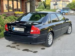 Black Volvo S80 2003 in Jelgava, with an engine capacity of 2.40 L and mileage of 0 thousand km for 1490 €, photo 4 on AUTOMOTO.COM.LV