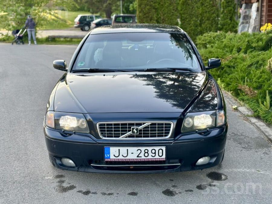 Black Volvo S80 2003 in Jelgava, with an engine capacity of 2.40 L and mileage of 0 thousand km for 1490 €, photo 5 on AUTOMOTO.COM.LV