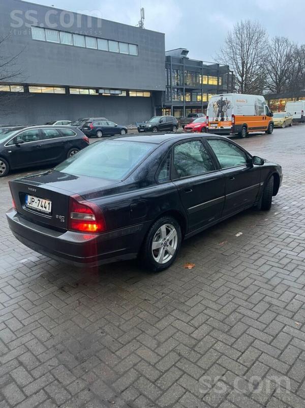 Black Volvo S80 2003 in Riga, with an engine capacity of 2.40 L and mileage of 481 thousand km for 1900 €, photo 2 on AUTOMOTO.COM.LV