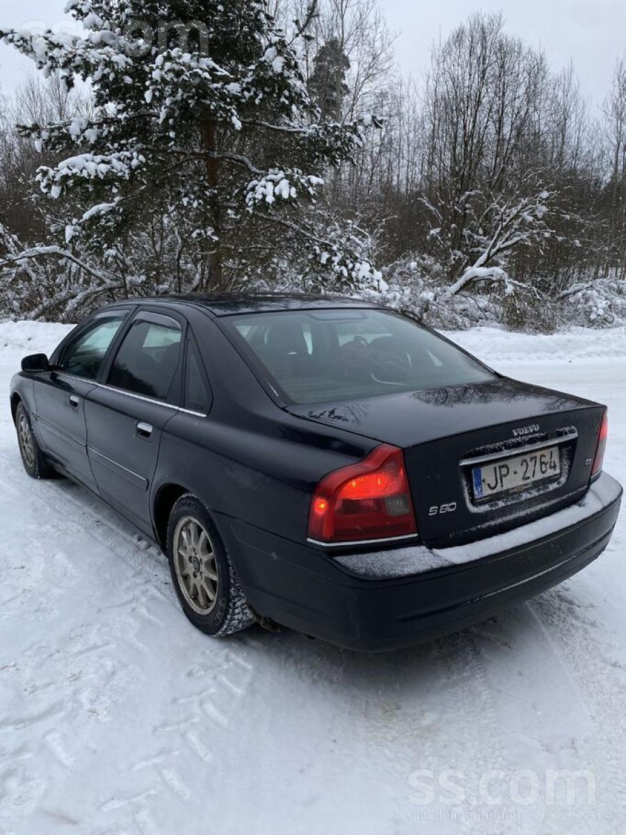 Melns Volvo S80 2003 Madona, ar dzinēja tilpumu 2.40 L un nobraukumu 407 tūkst. km par 1500 €, foto 3 vietnē AUTOMOTO.COM.LV