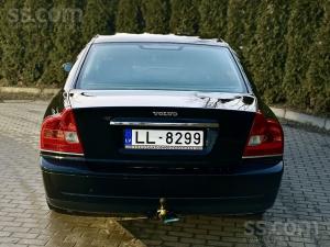 Black Volvo S80 2003 in Ludza, with an engine capacity of 2.40 L and mileage of 325 thousand km for 1600 €, photo 5 on AUTOMOTO.COM.LV