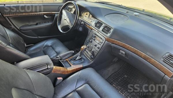Melns Volvo S80 2003 Daugavpils, ar dzinēja tilpumu 2.40 L un nobraukumu 382 tūkst. km par 1600 €, foto 7 vietnē AUTOMOTO.COM.LV