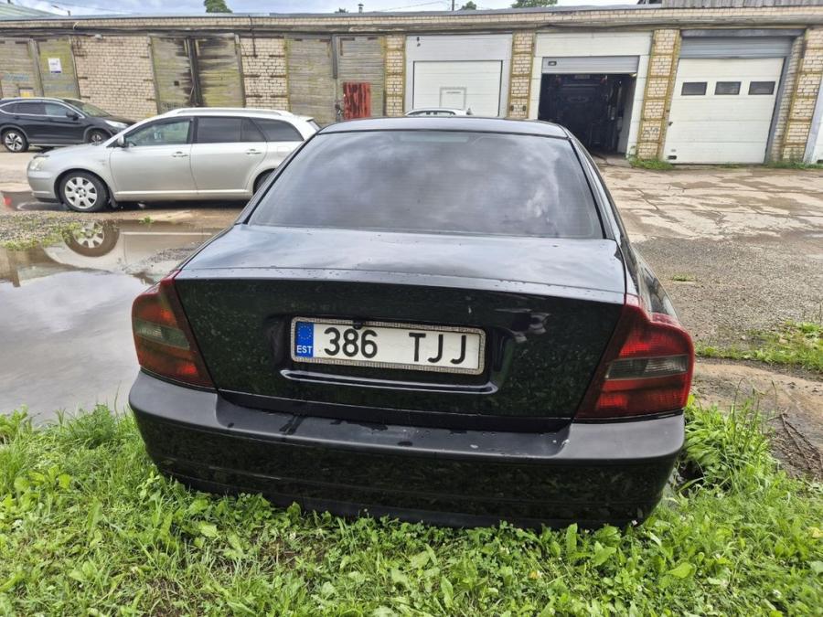 Melns Volvo S80 2003 Narva, ar dzinēja tilpumu 2.40 L un nobraukumu 270 tūkst. km par 500 €, foto 8 vietnē AUTOMOTO.COM.LV