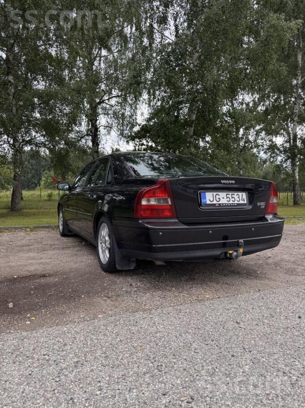 Black Volvo S80 2003 in Riga, with an engine capacity of 2.40 L and mileage of 366 thousand km for 1100 €, photo 2 on AUTOMOTO.COM.LV