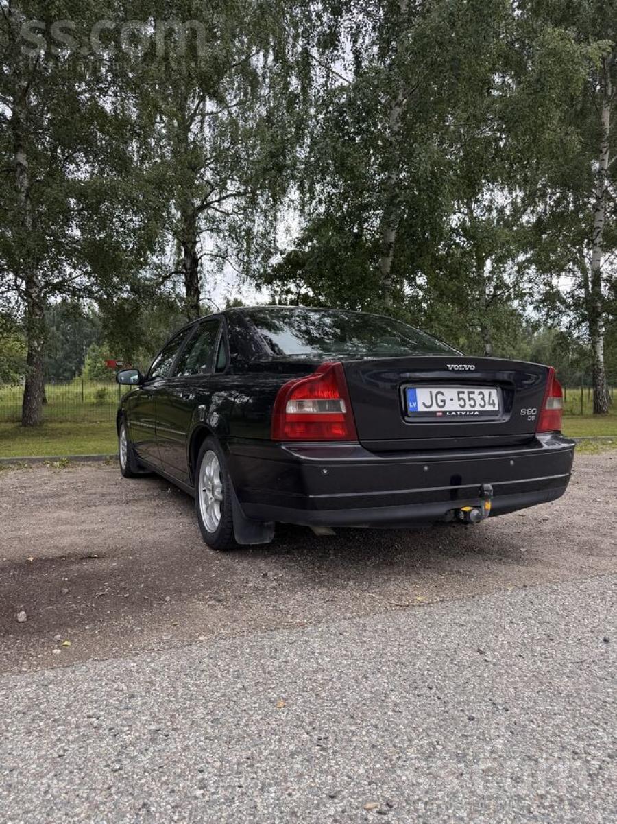 Melns Volvo S80 2003 Rīga, ar dzinēja tilpumu 2.40 L un nobraukumu 366 tūkst. km par 1100 €, foto 3 vietnē AUTOMOTO.COM.LV
