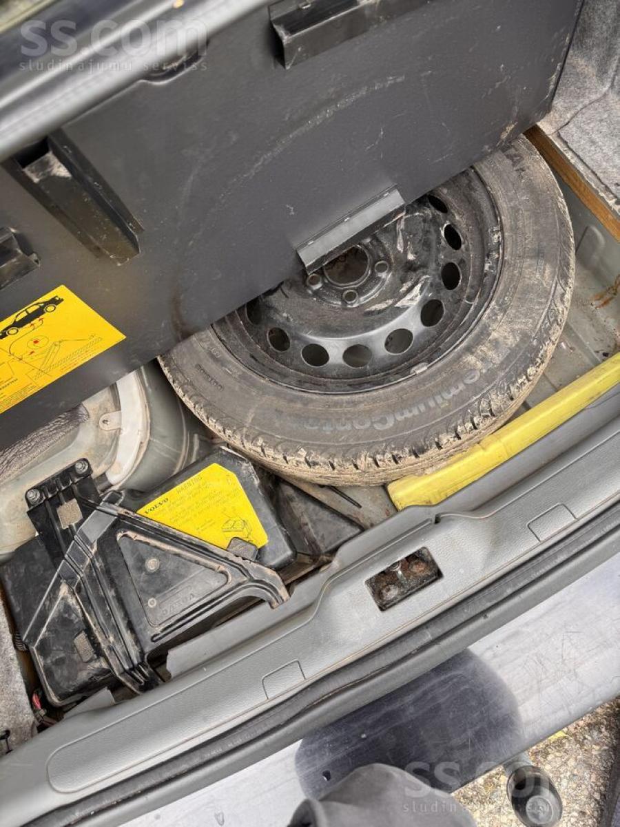 Melns Volvo S80 2003 Rīga, ar dzinēja tilpumu 2.40 L un nobraukumu 366 tūkst. km par 1100 €, foto 9 vietnē AUTOMOTO.COM.LV