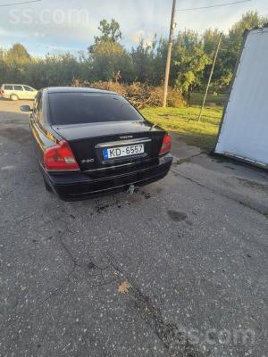 Melns Volvo S80 2003 Cēsis, ar dzinēja tilpumu 2.40 L un nobraukumu 378 tūkst. km par 1000 €, foto 5 vietnē AUTOMOTO.COM.LV