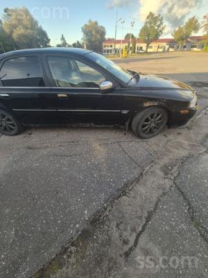 Melns Volvo S80 2003 Cēsis, ar dzinēja tilpumu 2.40 L un nobraukumu 378 tūkst. km par 1000 €, foto 6 vietnē AUTOMOTO.COM.LV