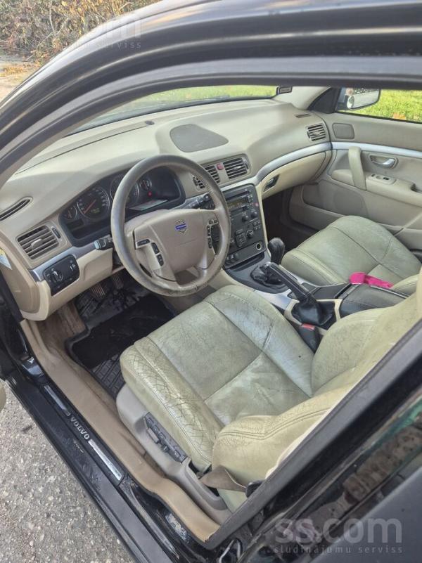 Volvo S80 2003 Cēsis vietnē Melns Volvo S80 2003 Cēsis, ar dzinēja tilpumu 2.40 L un nobraukumu 378 tūkst. km par 1000 €, foto 8 vietnē AUTOMOTO.COM.LV