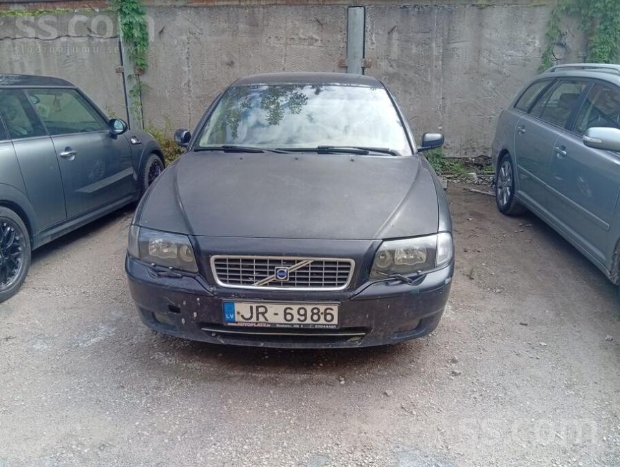 Melns Volvo S80 2003 Rīga, ar dzinēja tilpumu 2.40 L un nobraukumu 500 tūkst. km par 300 €, foto 5 vietnē AUTOMOTO.COM.LV