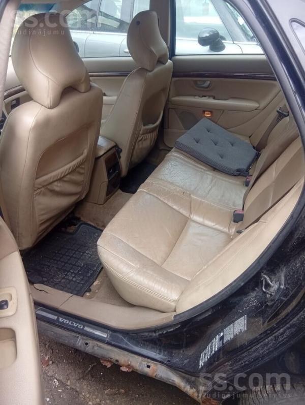 Melns Volvo S80 2003 Rīga, ar dzinēja tilpumu 2.40 L un nobraukumu 500 tūkst. km par 300 €, foto 6 vietnē AUTOMOTO.COM.LV