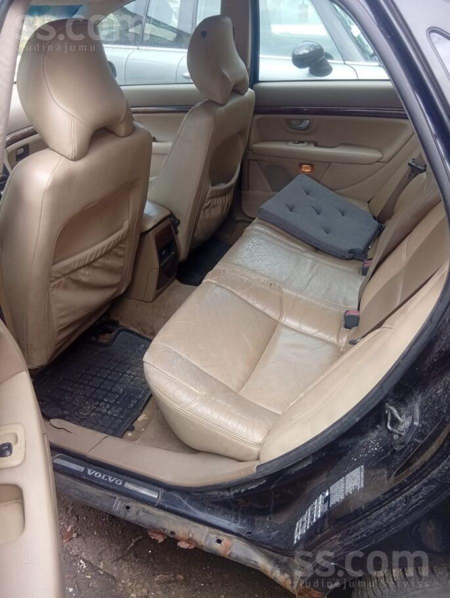 Melns Volvo S80 2003 Rīga, ar dzinēja tilpumu 2.40 L un nobraukumu 500 tūkst. km par 300 €, foto 6 vietnē AUTOMOTO.COM.LV