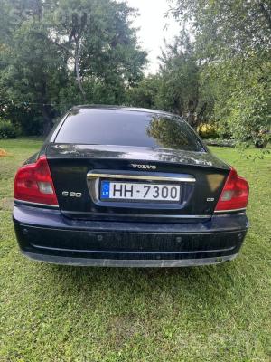 Black Volvo S80 2004 in Liepaja, with an engine capacity of 2.40 L and mileage of 439 thousand km for 2350 €, photo 4 on AUTOMOTO.COM.LV