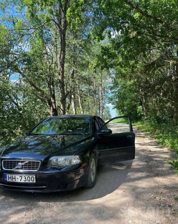 Melns Volvo S80 2004 Liepāja, ar dzinēja tilpumu 2.40 L un nobraukumu 0 tūkst. km par 4500 €, foto 1 vietnē AUTOMOTO.COM.LV