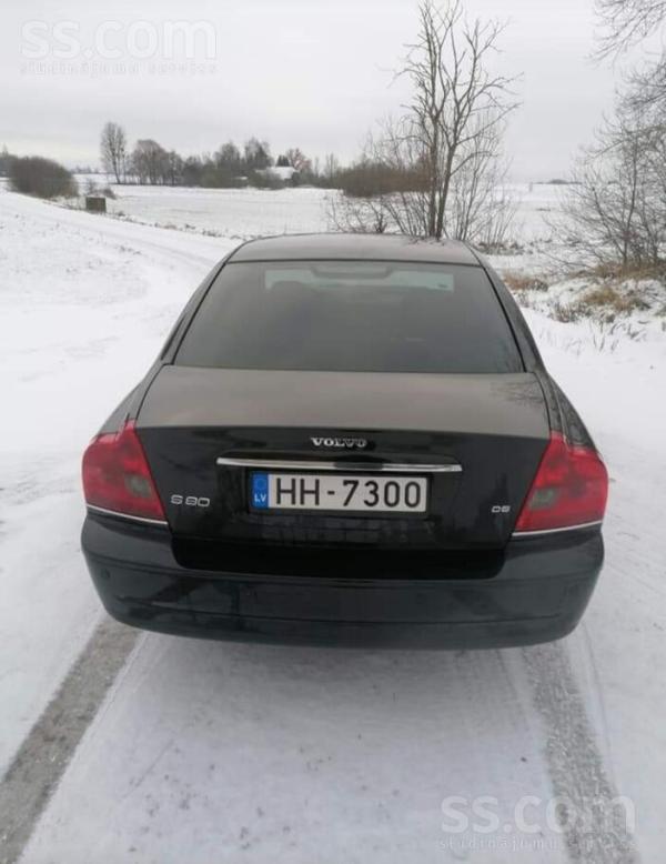 Melns Volvo S80 2004 Liepāja, ar dzinēja tilpumu 2.40 L un nobraukumu 0 tūkst. km par 4500 €, foto 2 vietnē AUTOMOTO.COM.LV