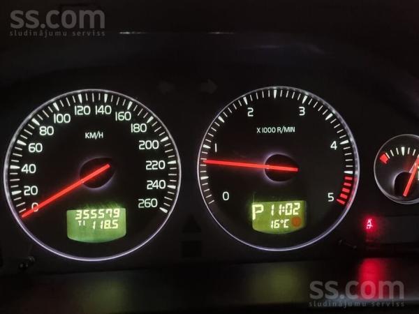 Melns Volvo S80 2004 Aizkraukle, ar dzinēja tilpumu 2.40 L un nobraukumu 356 tūkst. km par 2200 €, foto 4 vietnē AUTOMOTO.COM.LV