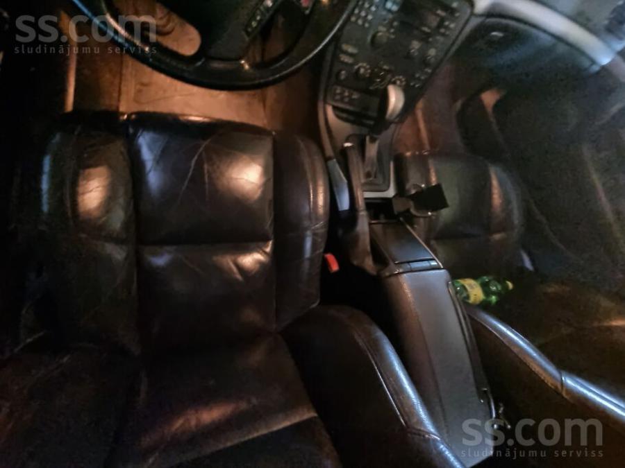 Melns Volvo S80 2004 Aizkraukle, ar dzinēja tilpumu 2.40 L un nobraukumu 356 tūkst. km par 2200 €, foto 7 vietnē AUTOMOTO.COM.LV