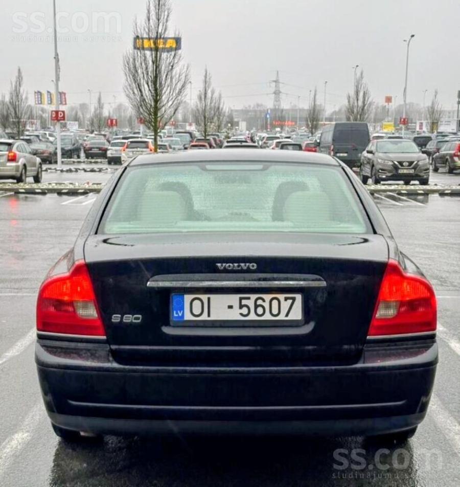 Melns Volvo S80 2004 Rīga, ar dzinēja tilpumu 2.40 L un nobraukumu 293 tūkst. km par 2100 €, foto 2 vietnē AUTOMOTO.COM.LV