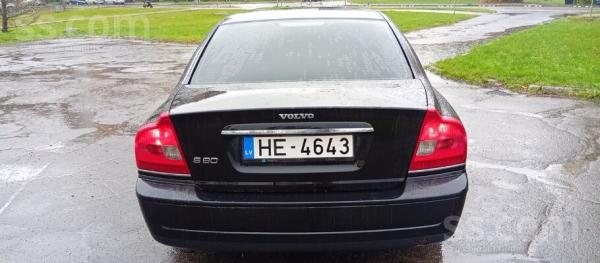Black Volvo S80 2004 in Riga, with an engine capacity of 2.40 L and mileage of 273 thousand km for 3000 €, photo 4 on AUTOMOTO.COM.LV