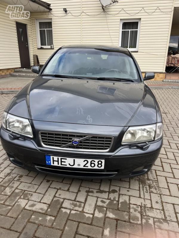 Black Volvo S80 2004 in Vilnius, with an engine capacity of 2.40 L and mileage of 328 thousand km for 1200 €, photo 6 on AUTOMOTO.COM.LV