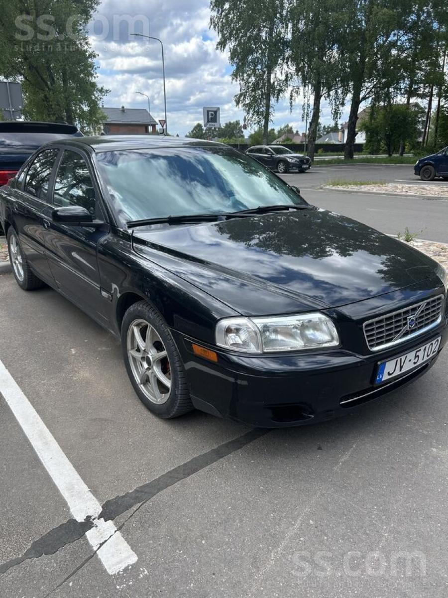 Melns Volvo S80 2004 Daugavpils, ar dzinēja tilpumu 2.40 L un nobraukumu 440 tūkst. km par 1300 €, foto 3 vietnē AUTOMOTO.COM.LV