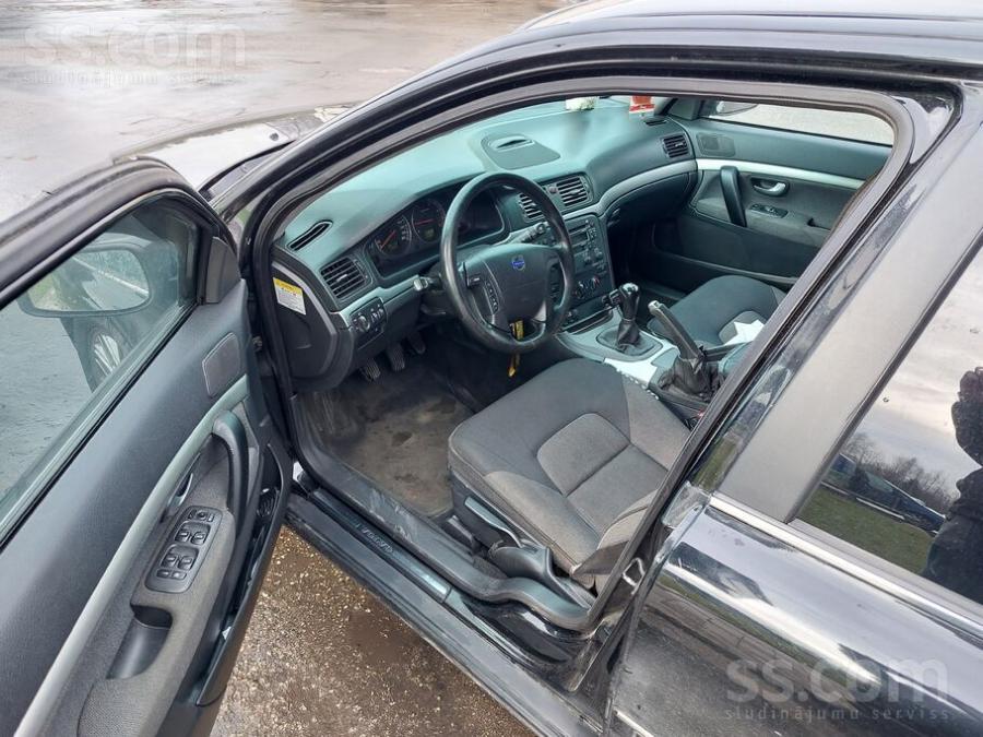Melns Volvo S80 2004 Daugavpils, ar dzinēja tilpumu 2.40 L un nobraukumu 440 tūkst. km par 1300 €, foto 5 vietnē AUTOMOTO.COM.LV