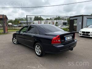 Melns Volvo S80 2004 Rīga, ar dzinēja tilpumu 2.40 L un nobraukumu 0 tūkst. km par 1490 €, foto 4 vietnē AUTOMOTO.COM.LV