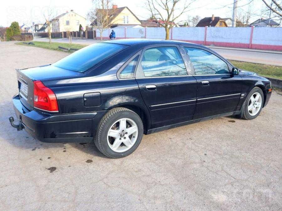 Melns Volvo S80 2004 Bauska, ar dzinēja tilpumu 2.40 L un nobraukumu 440 tūkst. km par 2500 €, foto 3 vietnē AUTOMOTO.COM.LV