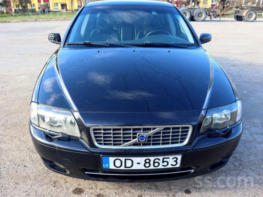Melns Volvo S80 2004 Bauska, ar dzinēja tilpumu 2.40 L un nobraukumu 440 tūkst. km par 2500 €, foto 6 vietnē AUTOMOTO.COM.LV