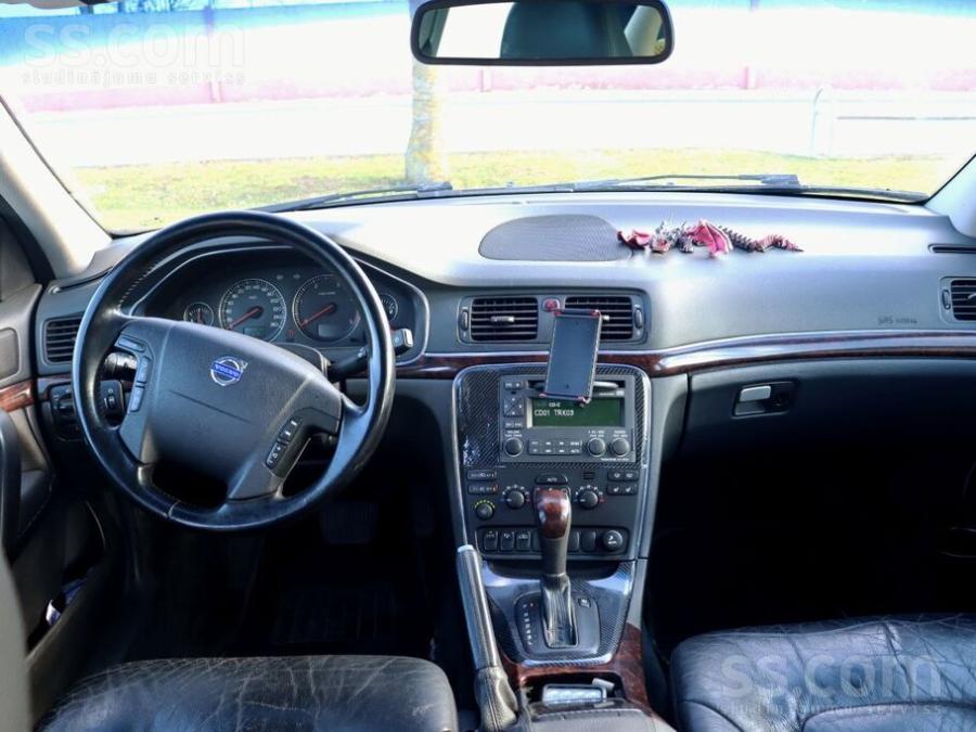 Melns Volvo S80 2004 Bauska, ar dzinēja tilpumu 2.40 L un nobraukumu 440 tūkst. km par 2500 €, foto 12 vietnē AUTOMOTO.COM.LV