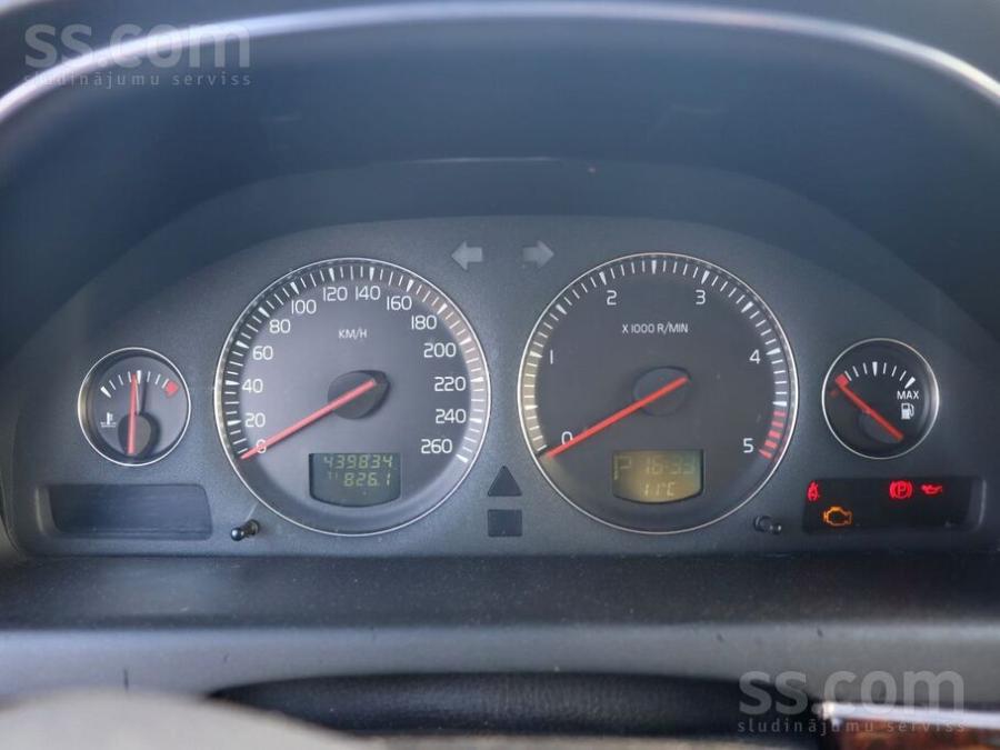 Melns Volvo S80 2004 Bauska, ar dzinēja tilpumu 2.40 L un nobraukumu 440 tūkst. km par 2500 €, foto 14 vietnē AUTOMOTO.COM.LV