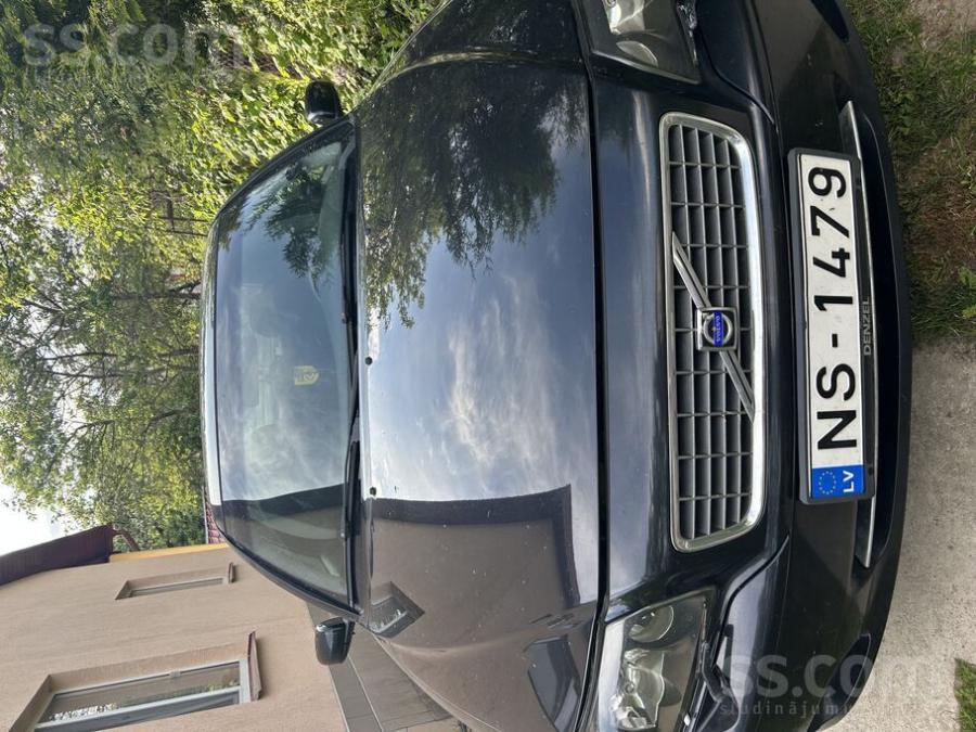 Black Volvo S80 2004 in Riga, with an engine capacity of 2.40 L and mileage of 500 thousand km for 600 €, photo 1 on AUTOMOTO.COM.LV