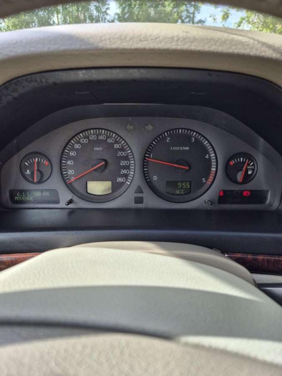 Melns Volvo S80 2004 Vilkaviškis, ar dzinēja tilpumu 2.40 L un nobraukumu 306 tūkst. km par 950 €, foto 5 vietnē AUTOMOTO.COM.LV