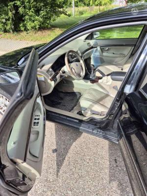 Melns Volvo S80 2004 Vilkaviškis, ar dzinēja tilpumu 2.40 L un nobraukumu 306 tūkst. km par 950 €, foto 7 vietnē AUTOMOTO.COM.LV