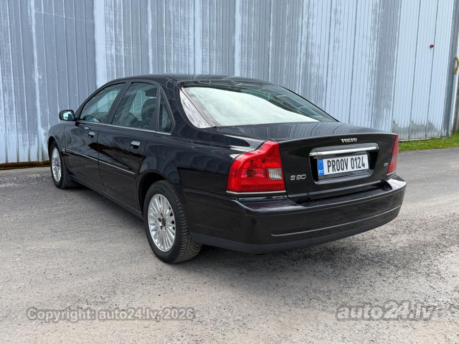 Black Volvo S80 2004 in Paide, with an engine capacity of 2.40 L and mileage of 326 thousand km for 4890 €, photo 6 on AUTOMOTO.COM.LV
