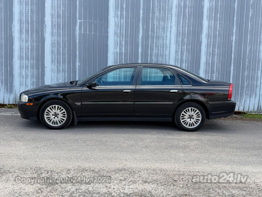 Black Volvo S80 2004 in Paide, with an engine capacity of 2.40 L and mileage of 326 thousand km for 4890 €, photo 9 on AUTOMOTO.COM.LV