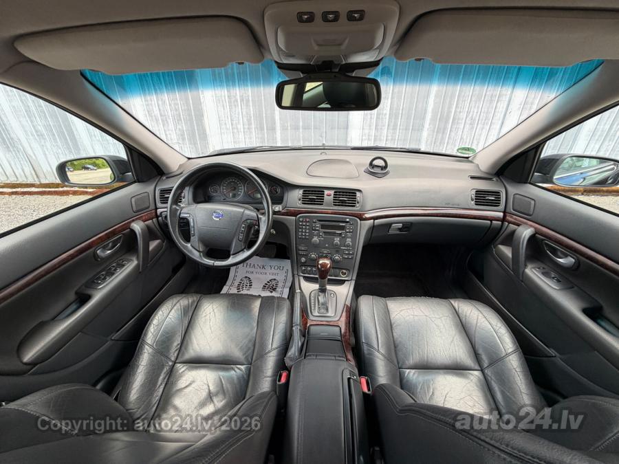 Black Volvo S80 2004 in Paide, with an engine capacity of 2.40 L and mileage of 326 thousand km for 4890 €, photo 10 on AUTOMOTO.COM.LV