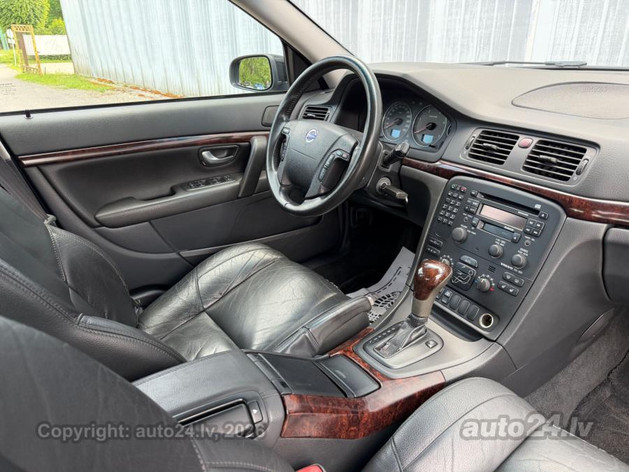 Black Volvo S80 2004 in Paide, with an engine capacity of 2.40 L and mileage of 326 thousand km for 4890 €, photo 11 on AUTOMOTO.COM.LV