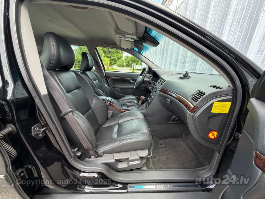 Black Volvo S80 2004 in Paide, with an engine capacity of 2.40 L and mileage of 326 thousand km for 4890 €, photo 14 on AUTOMOTO.COM.LV