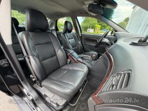 Black Volvo S80 2004 in Paide, with an engine capacity of 2.40 L and mileage of 326 thousand km for 4890 €, photo 15 on AUTOMOTO.COM.LV