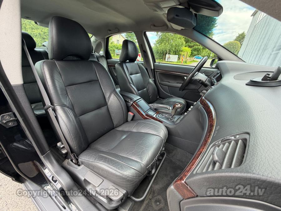 Black Volvo S80 2004 in Paide, with an engine capacity of 2.40 L and mileage of 326 thousand km for 4890 €, photo 15 on AUTOMOTO.COM.LV