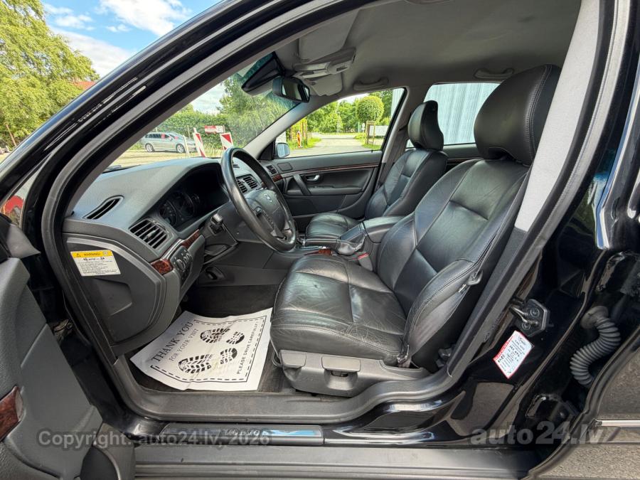 Black Volvo S80 2004 in Paide, with an engine capacity of 2.40 L and mileage of 326 thousand km for 4890 €, photo 18 on AUTOMOTO.COM.LV