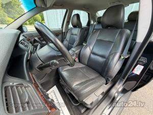 Black Volvo S80 2004 in Paide, with an engine capacity of 2.40 L and mileage of 326 thousand km for 4890 €, photo 19 on AUTOMOTO.COM.LV