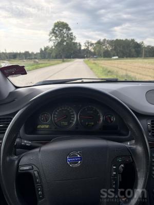 Melns Volvo S80 2004 Valmiera, ar dzinēja tilpumu 2.40 L un nobraukumu 249 tūkst. km par 2500 €, foto 5 vietnē AUTOMOTO.COM.LV