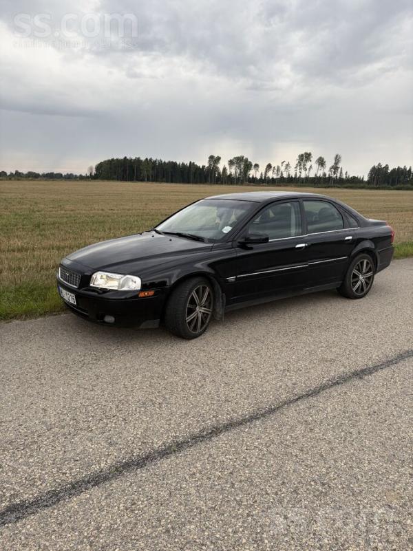 Volvo S80 2004 Valmiera vietnē Melns Volvo S80 2004 Valmiera, ar dzinēja tilpumu 2.40 L un nobraukumu 249 tūkst. km par 2500 €, foto 6 vietnē AUTOMOTO.COM.LV