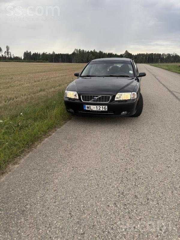 Volvo S80 2004 Valmiera vietnē Melns Volvo S80 2004 Valmiera, ar dzinēja tilpumu 2.40 L un nobraukumu 249 tūkst. km par 2500 €, foto 7 vietnē AUTOMOTO.COM.LV