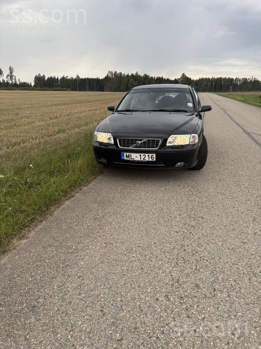 Melns Volvo S80 2004 Valmiera, ar dzinēja tilpumu 2.40 L un nobraukumu 249 tūkst. km par 2500 €, foto 7 vietnē AUTOMOTO.COM.LV